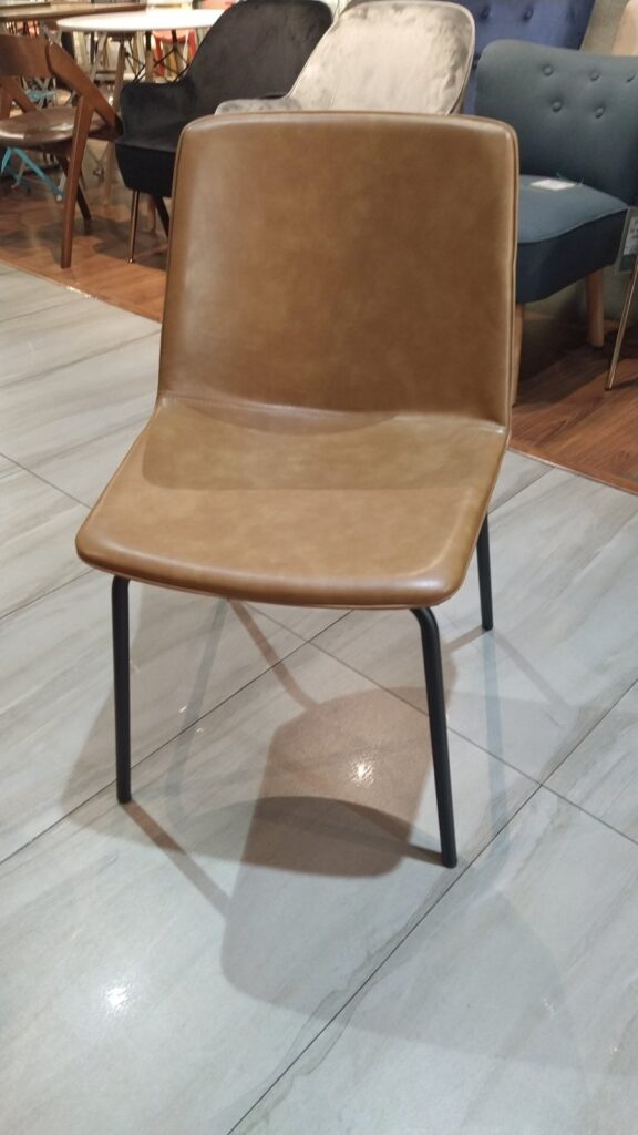 Larsen Chair – ModLiving Furnishing
